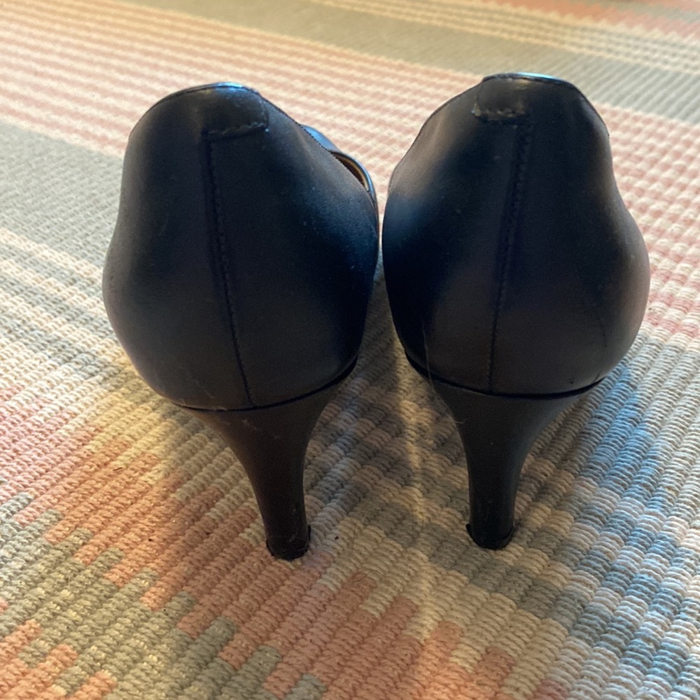 Clarks Black Leather Work Pumps - Gem